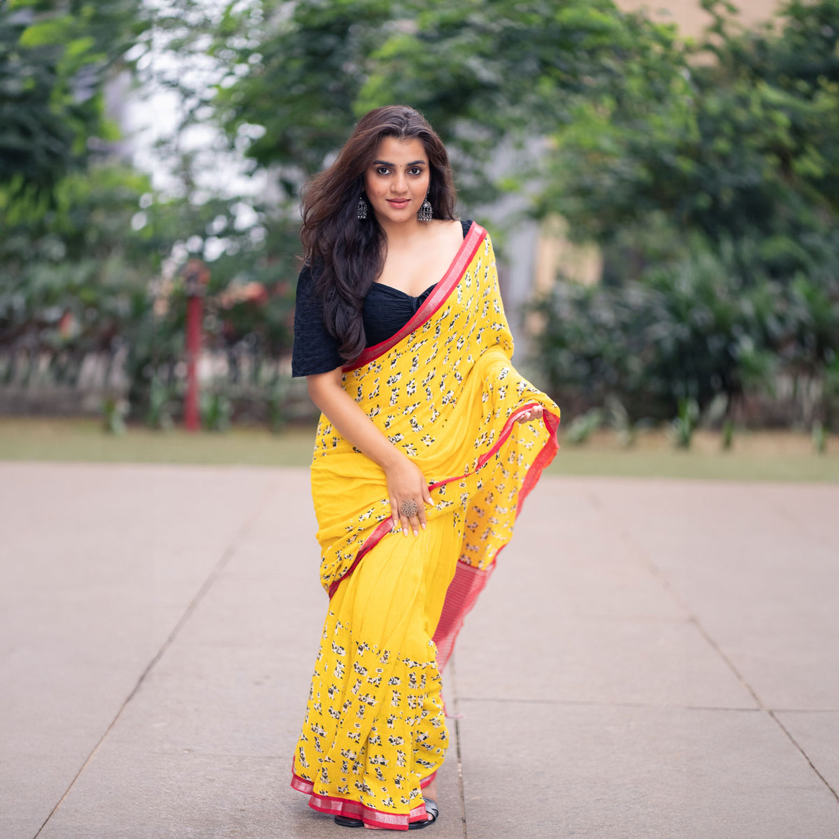 Quirky Cotton Printed Saree Online I Woof Woof I Dog Love – The Thread ...